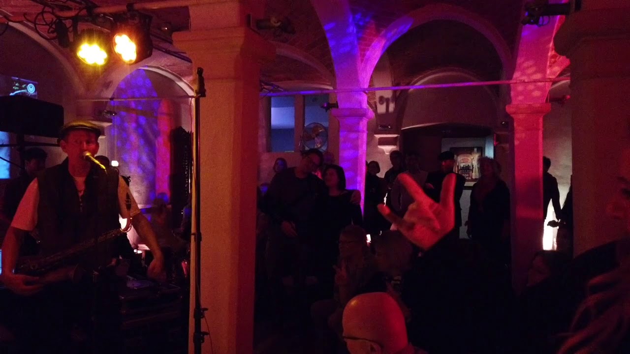 Ian Fullwood & the101club de FitzBits - YouTube