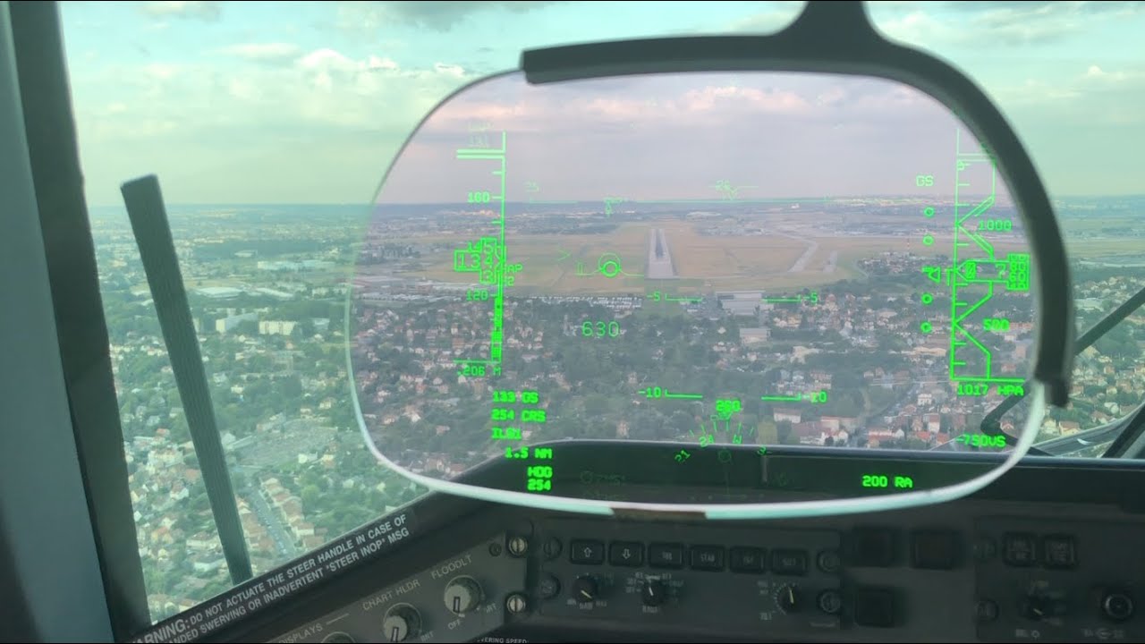 🇫🇷 Landing at Paris Orly on HGS (Head up Guidance System) - YouTube