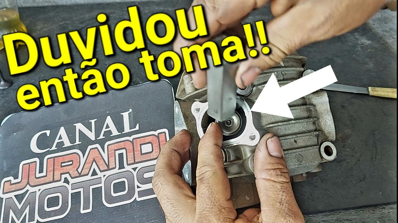 pra quem acha difícil colocar chaveta de válvula da biz veja como é ...
