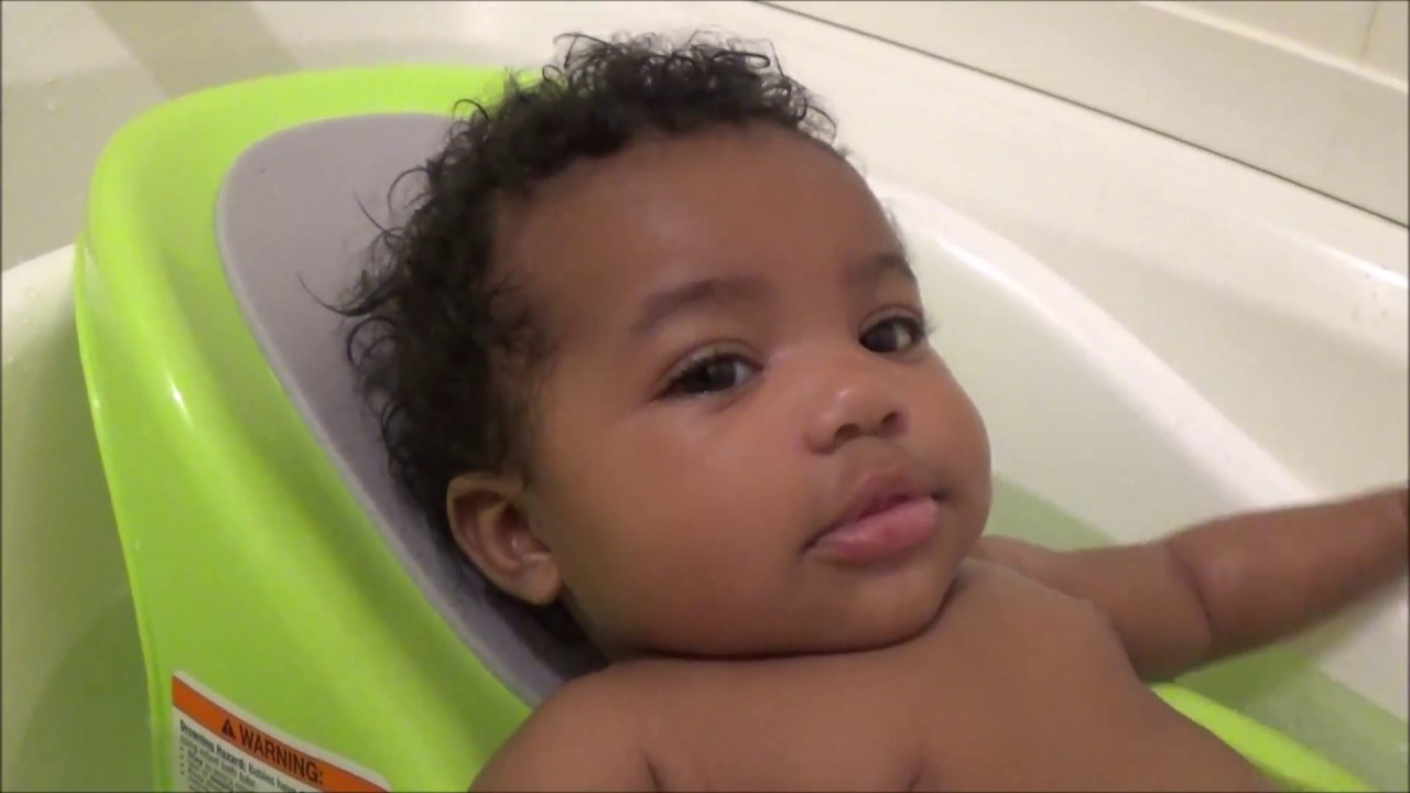 Baby London's VLOG ! | Bath time +more - YouTube