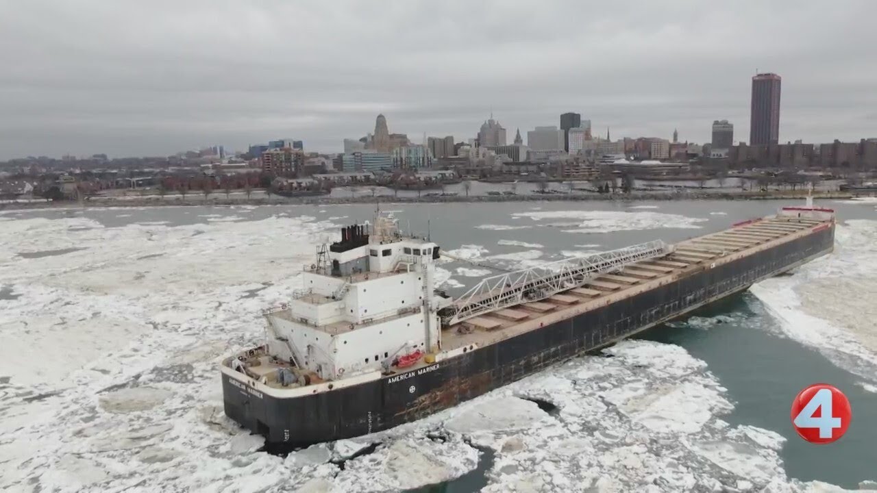 Ice on Lake Erie delays American Mariner’s transit, boom removal - YouTube
