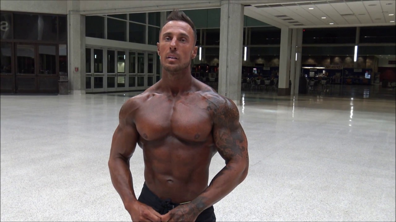 Derrick Blevins Wins 2017 Kentucky Muscle, Men's Physique - YouTube