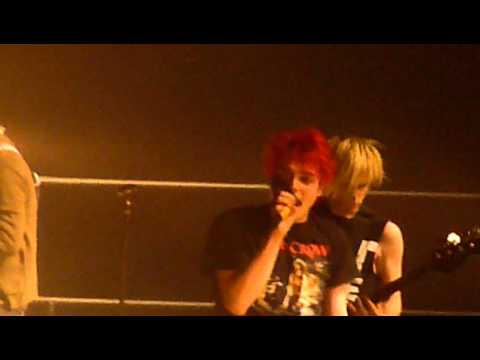 My chemical romance - Vampire Money 20/03/2011 - YouTube