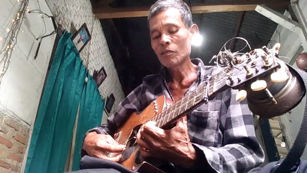 Instrumen Gitar Clasik Pengamen Tua - YouTube