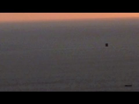 Humanoid ? Flying man ? II Humanoide Volador en Lima Peru - YouTube