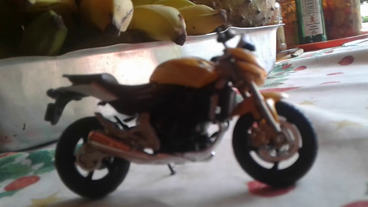 Mini hornet - YouTube