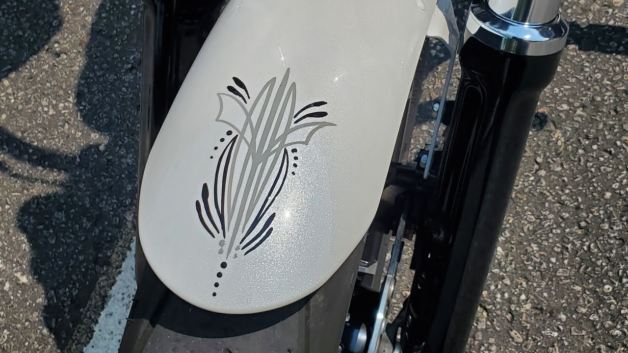 Pinstriping the fender on the 2024 Harley Davidson Breakout 117 - Back Corner Studios - Pfaff ...