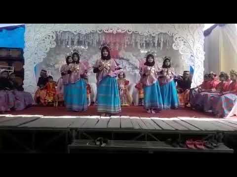 Penari Bugis Jalur6 telang (Maddendang) - YouTube