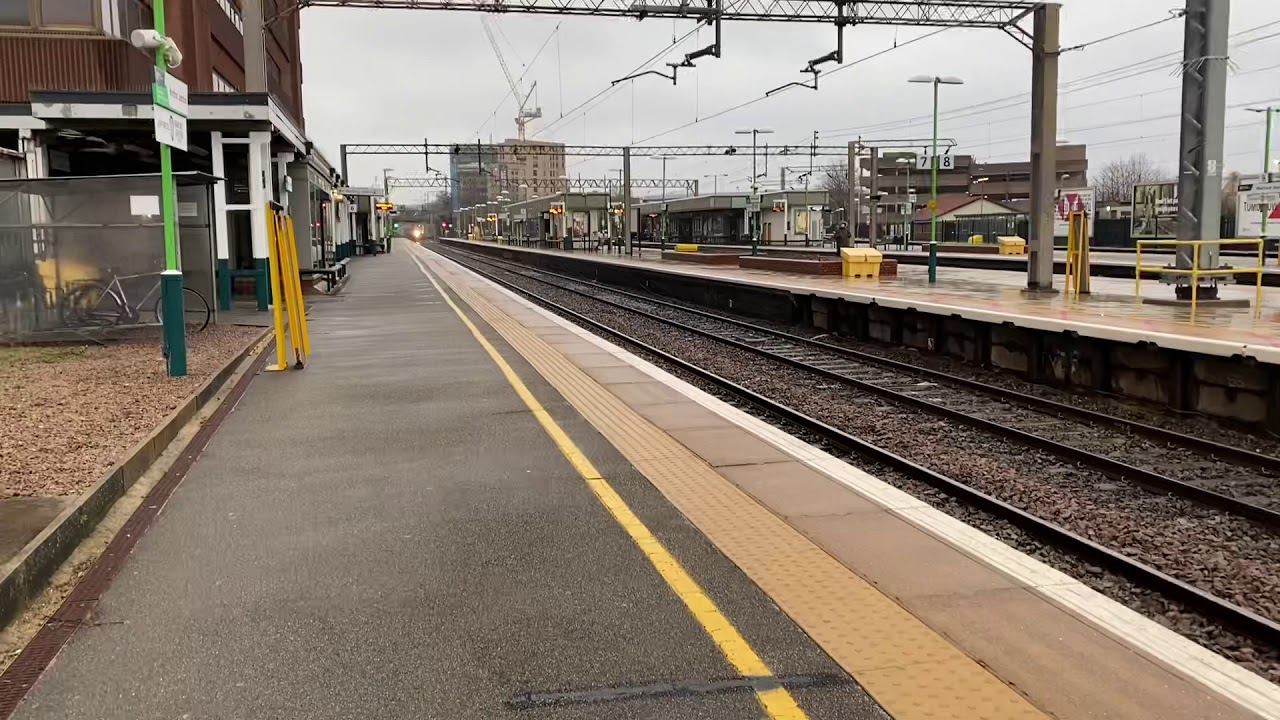 *NEW* Avanti West Coast Livery Class 221 Super Voyager 221115 at ...