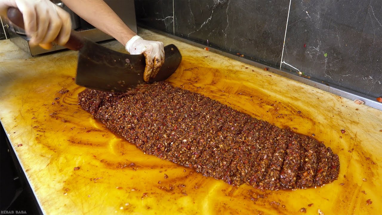 The Turkish Meat Pie That's Taking Over The Streets | Turkish street ...