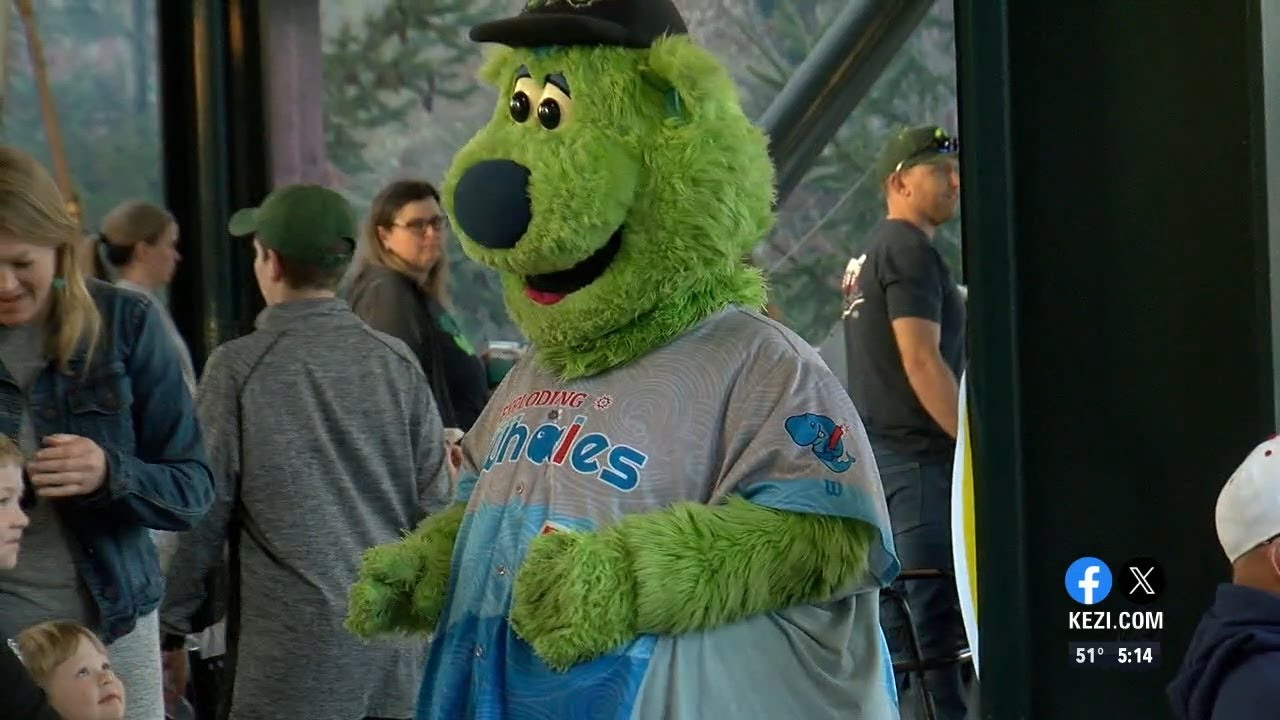Eugene Emeralds win Golden Bobblehead for Exploding Whales - YouTube