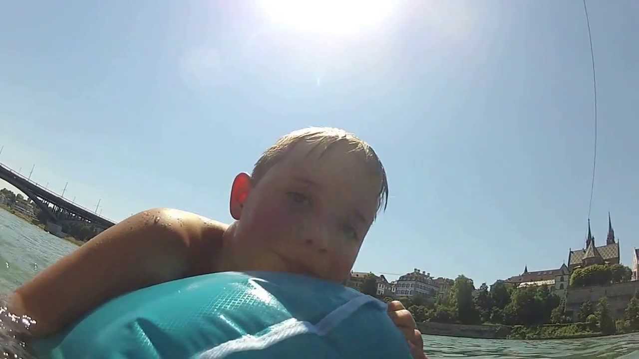 Schwimmen und Treiben im Rhein - Basel - YouTube