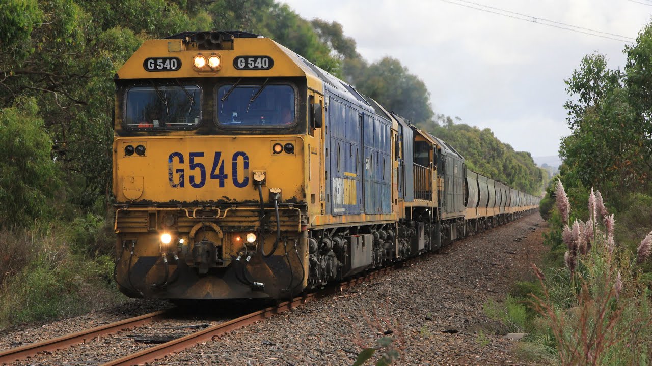 HEAVY AND SLOW GRAIN TRAIN - Australia's Portland Branchline - YouTube