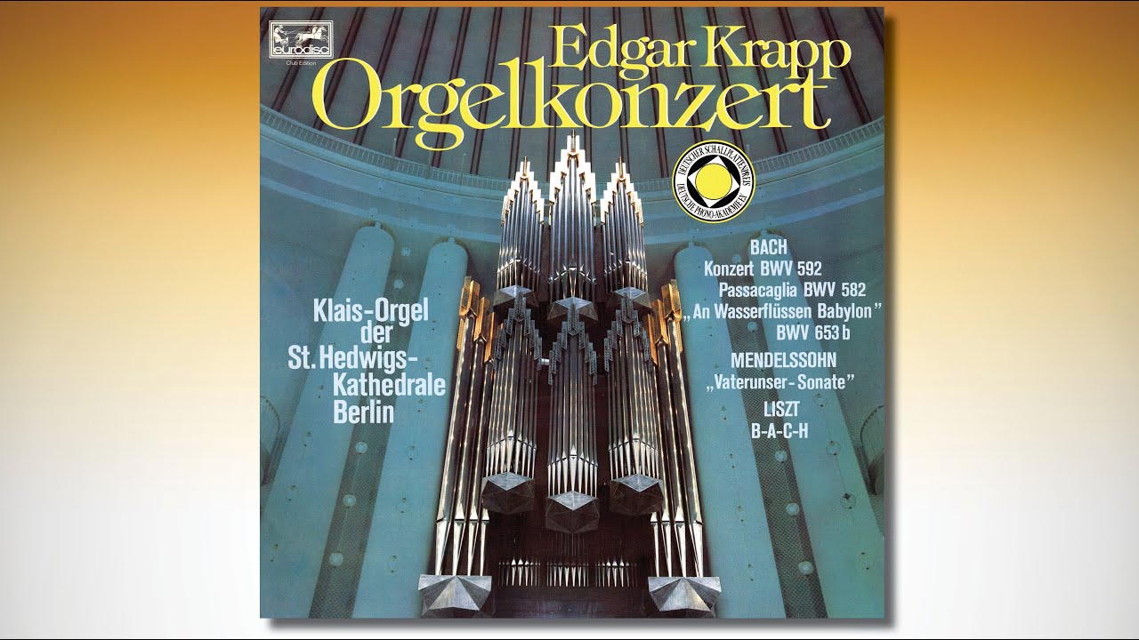 Edgar Krapp an der neuen Klais-Orgel der St.-Hedwigs-Kathedrale zu ...