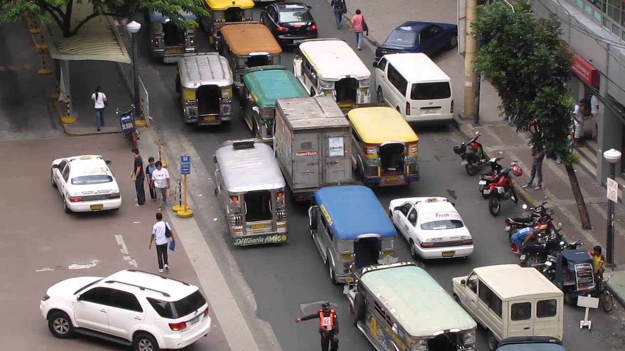 Traffic outside Robinsons Place Manila Mall - YouTube