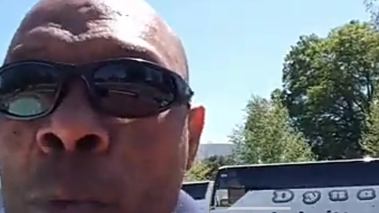 young police show his pork face - YouTube
