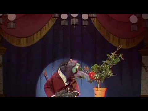 The Muppet Show - 102: Connie Stevens - Gonzo’s Stunt: Tomato Plant ...