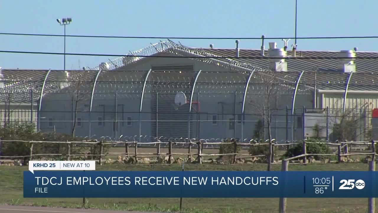 TDCJ employees receive new handcuffs after inmate escaped, killed 5 ...