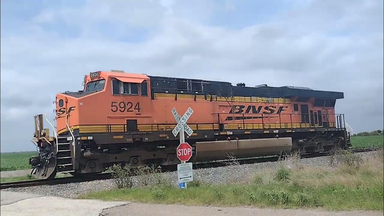 BNSF GE locomotive #5924 running light. April 22,2023 - YouTube