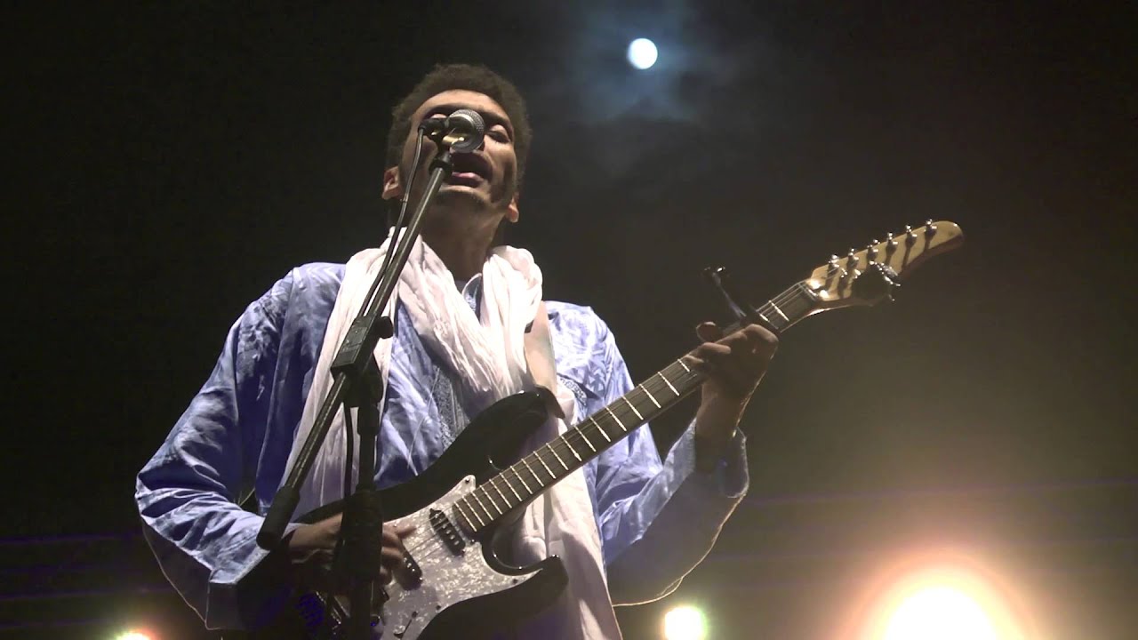 Bombino live at festival Ethnos - YouTube