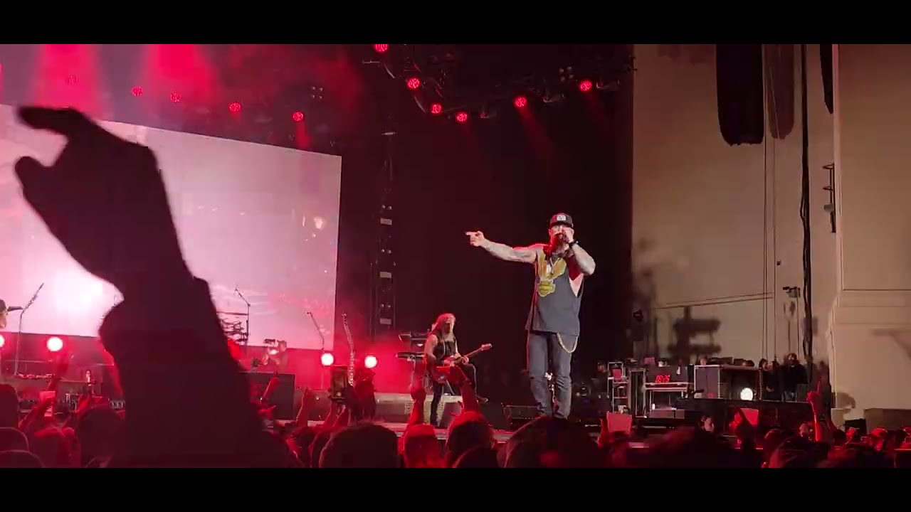 BRANTLEY GILBERT ~ Small Town Throwdown Live From Huntsville, AL (Orion ...