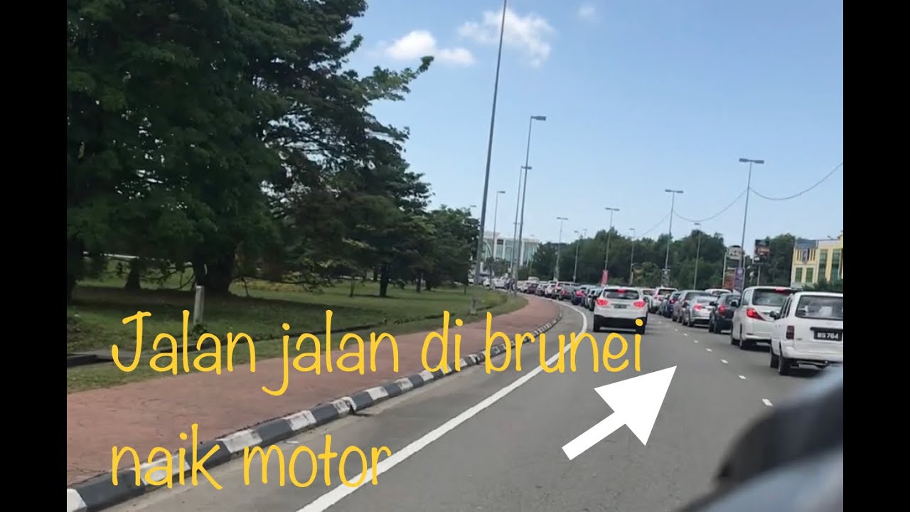 Jalan jalan di brunei naik motor rasanya anying banget - YouTube