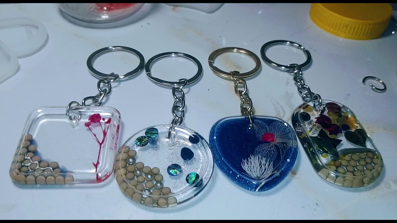 #keychain Resin Keychains: Crafting 3D Blue & white, the snail Red ...