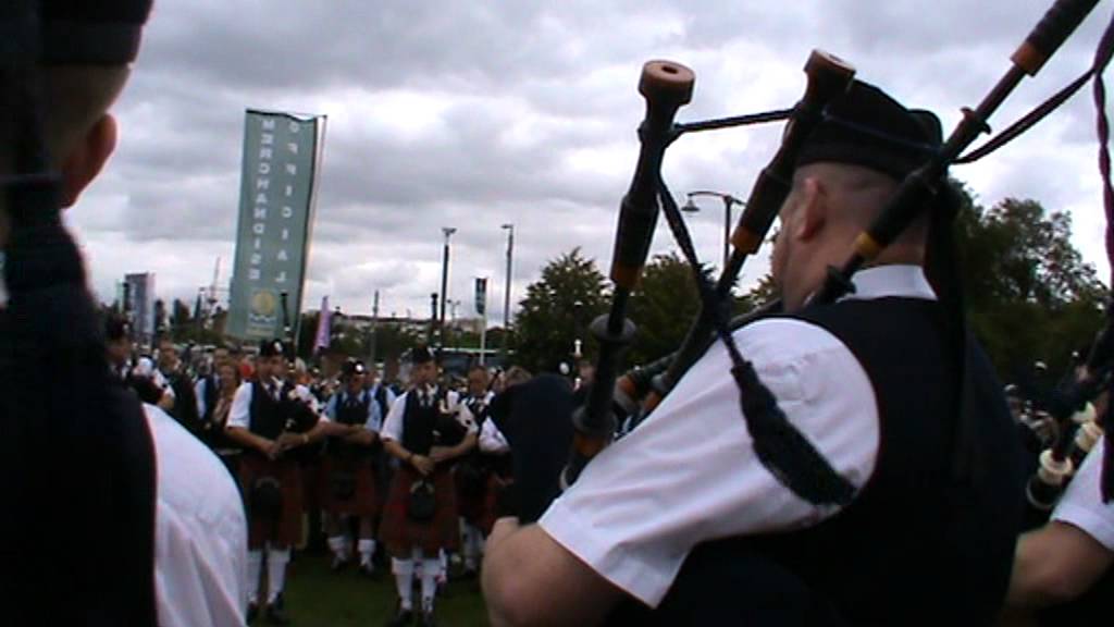 Strathclyde Police Pipe Band Worlds 2010 - YouTube