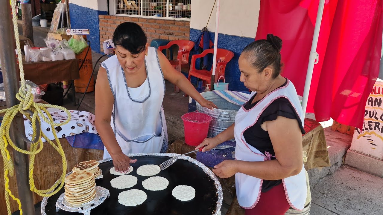 Hoy miércoles 19 de marzo tocó comer toqueres, aquí en Huetamo ...