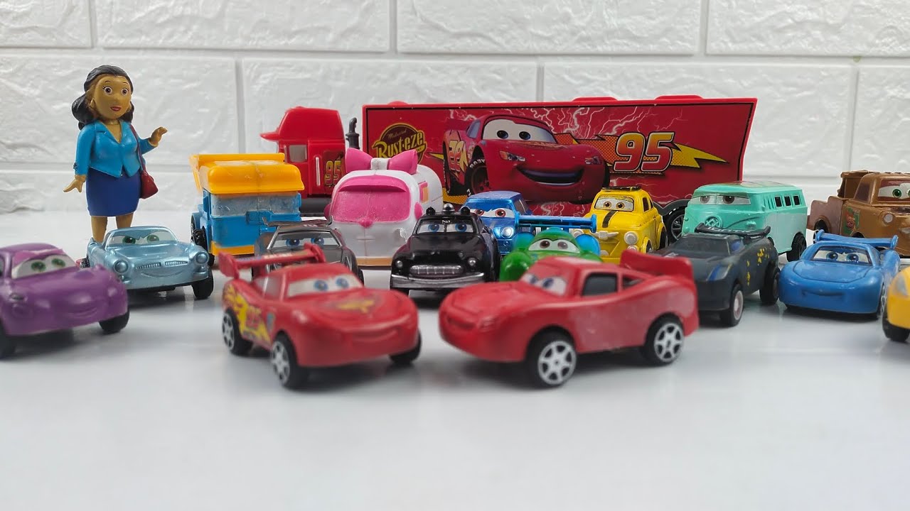 Disney Pixar Cars Various Cars miniature cars roll down a colorful ...
