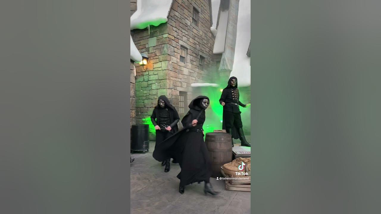 Death eaters | Universal Orlando | Hogsmeade - YouTube