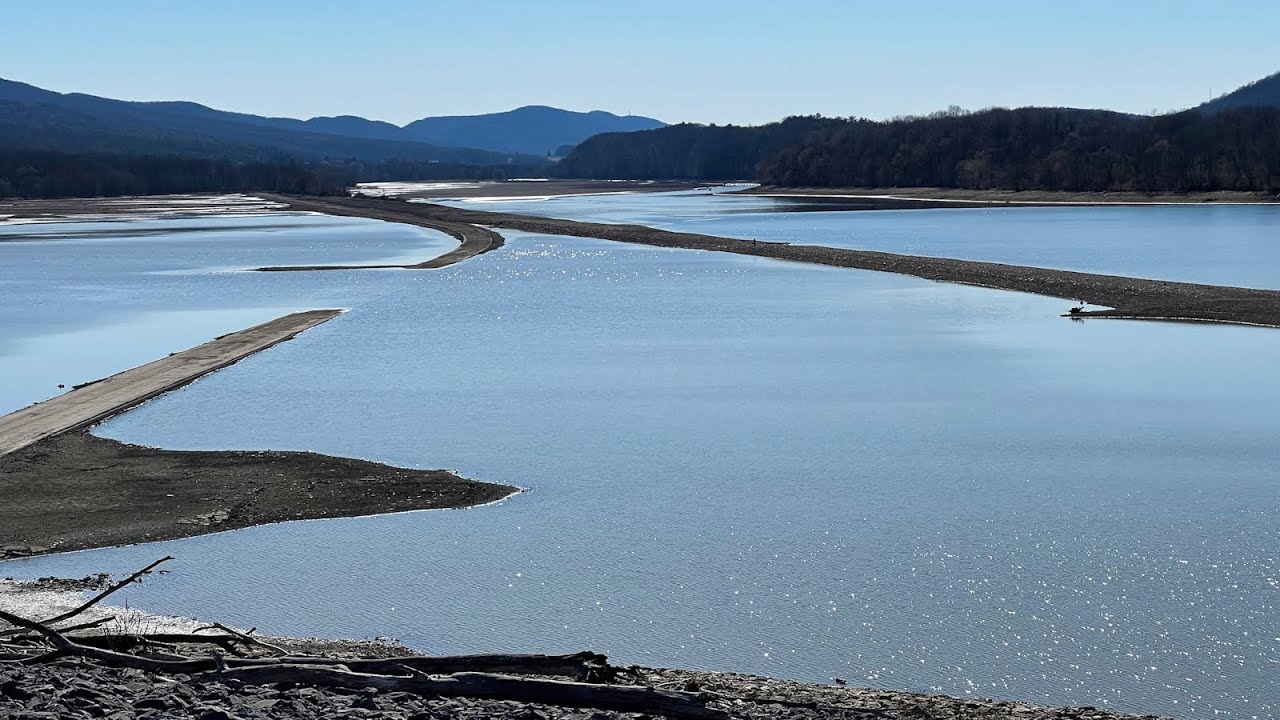 Mountain Bike - Abandoned Roads on the Lake Bottom at the Foster Joseph ...