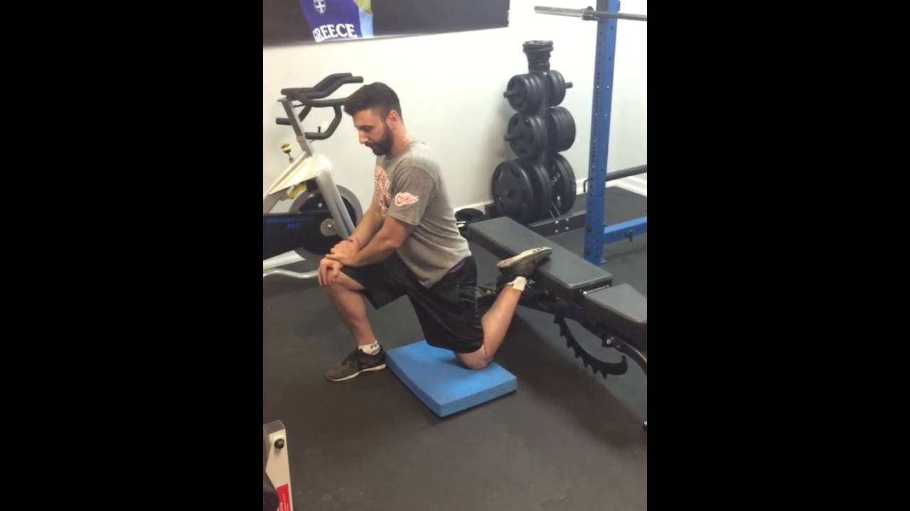 Hip Flexor Bench Stretch - YouTube