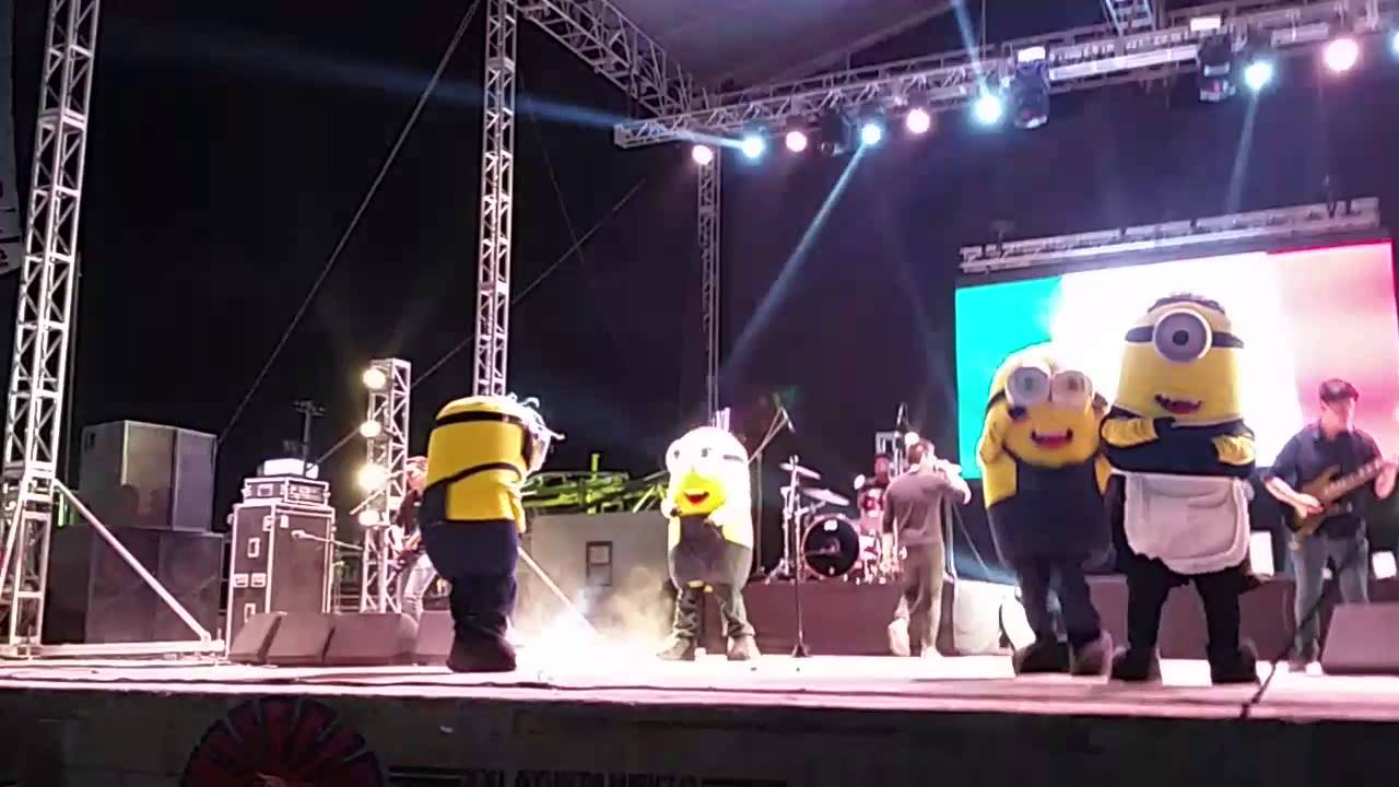 TAXI / MINIONS - YouTube