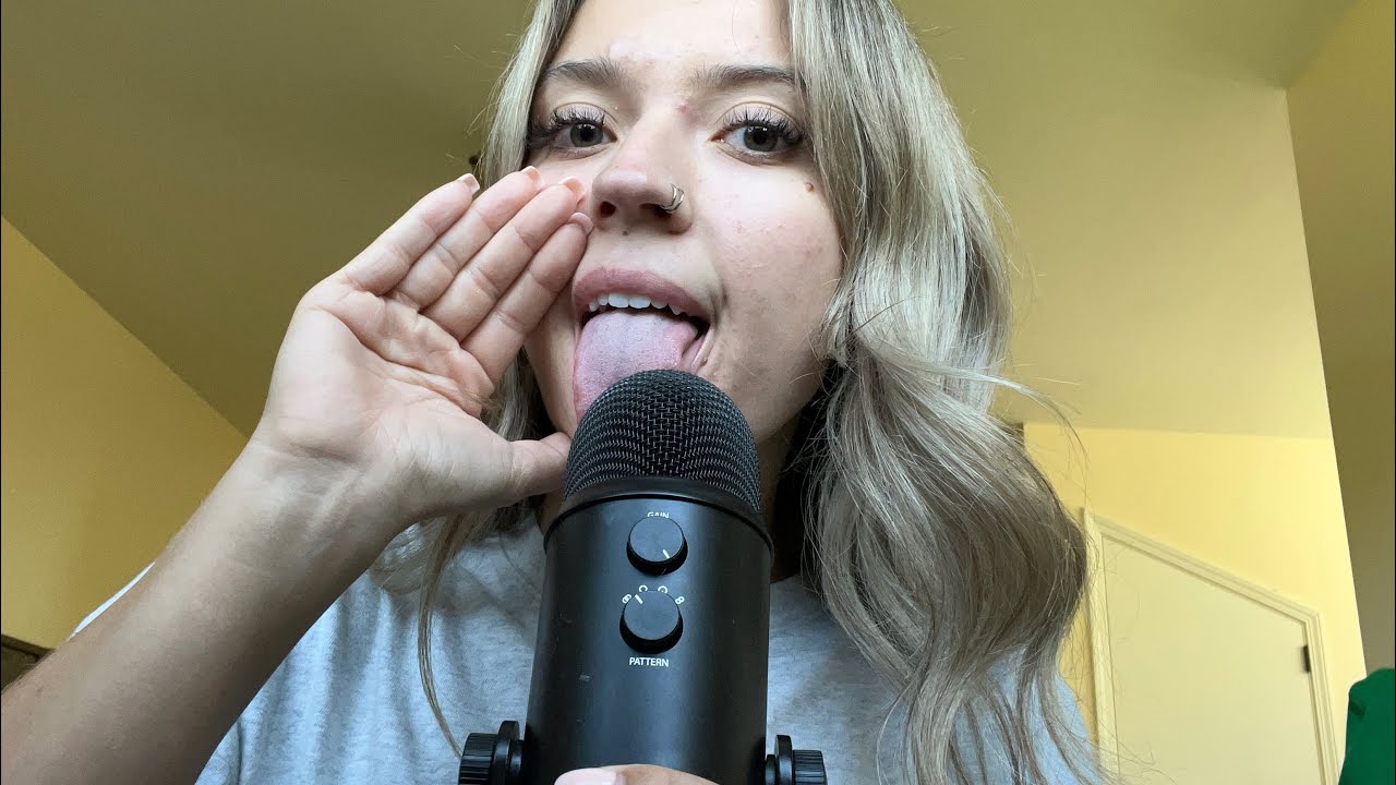 ASMR| Fast/ Aggressive Mic Licking/ Mouth Sounds & Fluffy mic ...