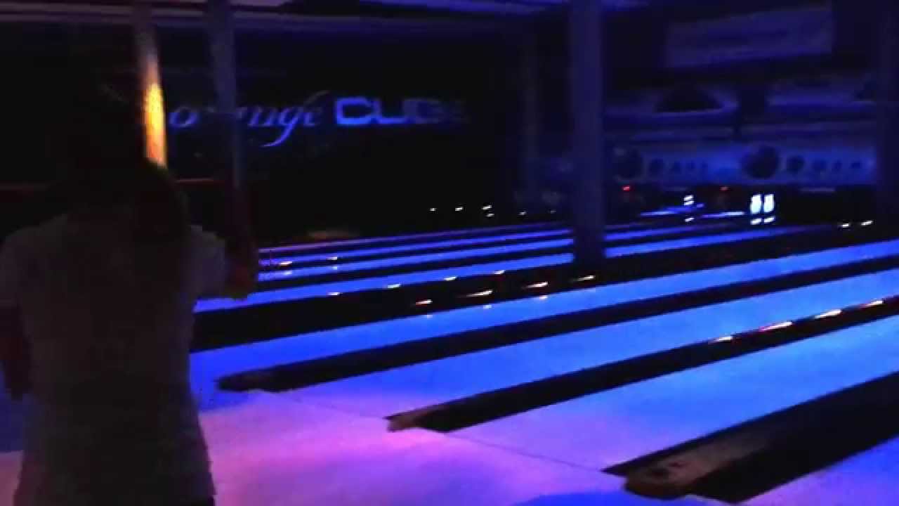 Disco Bowling. - YouTube