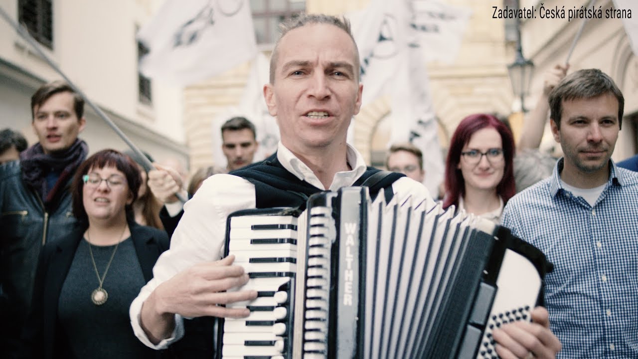 Piráti: Nezaspěte volby! - YouTube