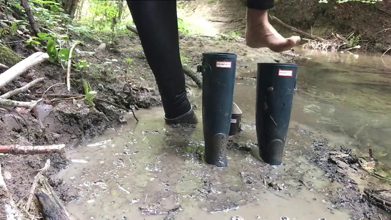 Hunter Boots in mud (2/3) - YouTube