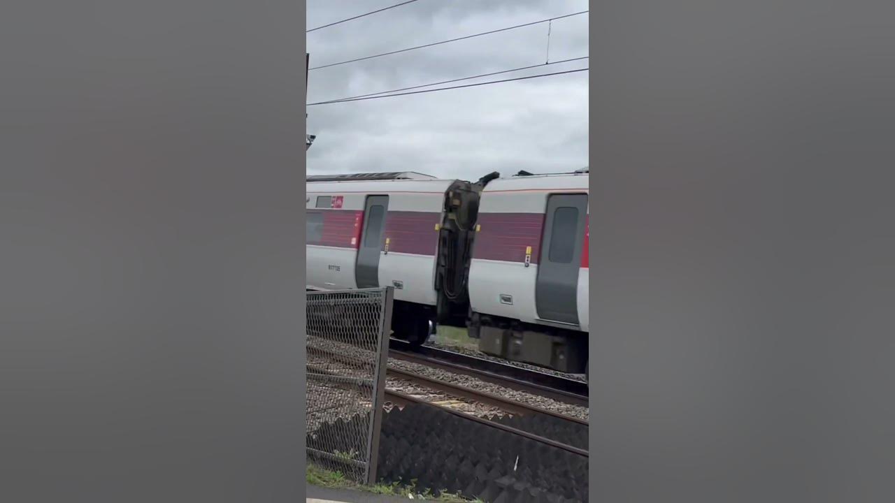 LNER passing Egmanton LC - YouTube