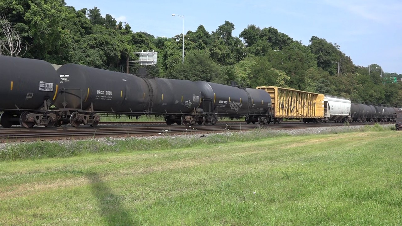 NS #7719 & Union Pacific unit depart Conway Yard @ Rochester, PA with ...