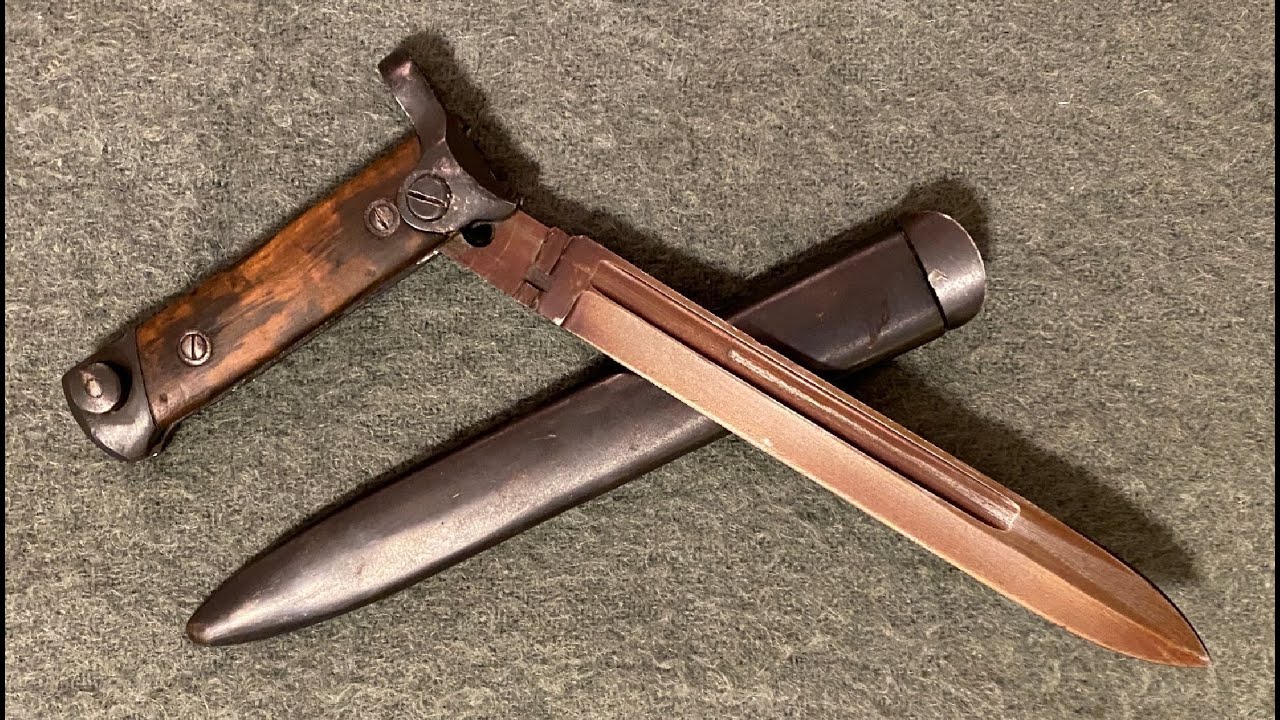 The Italian M1938 Folding Bayonet - YouTube