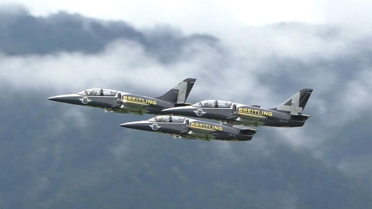 AIRPOWER 2019 | Breitling Jet Team Display - YouTube