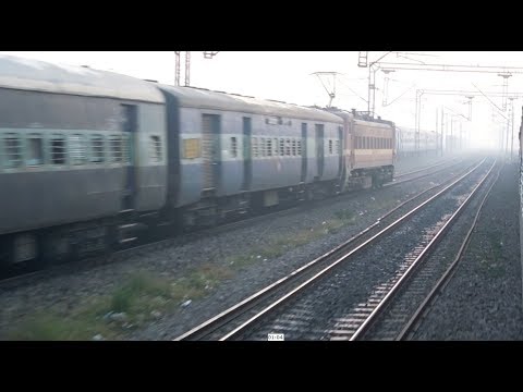 Amazing !!! 2 trains on same track - YouTube