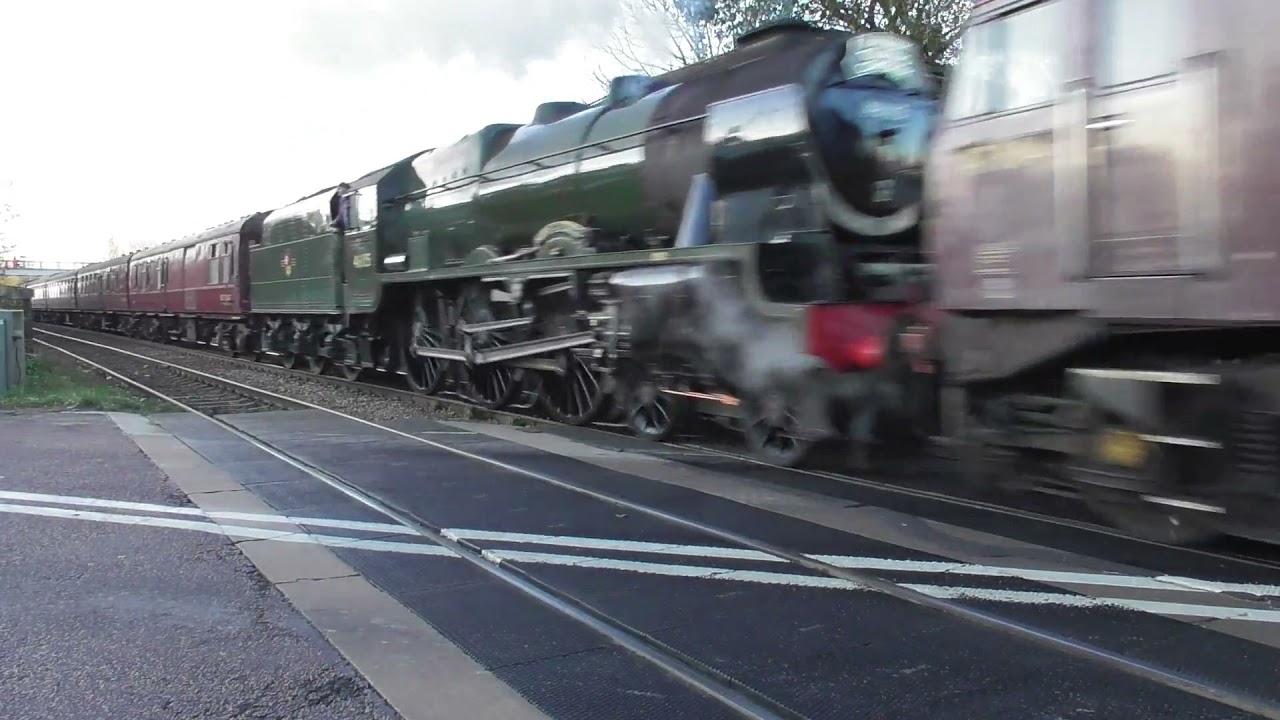 WCR Class 47 no 47804 & 46115 Scots Guardsman | Castleford | 10/12/2021 ...