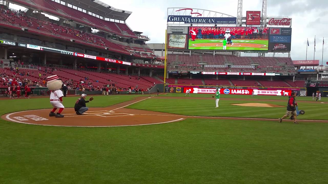 GOOD catch 2016 First Pitch - YouTube