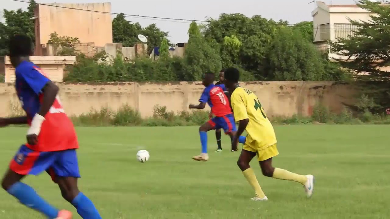 Les actions de Sory Ibrahim Diarra, attaquant de l'Académie de football ...