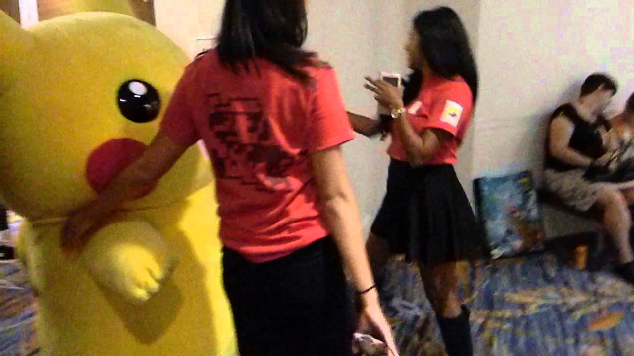 Pikachu Botarga Comic Con. - YouTube