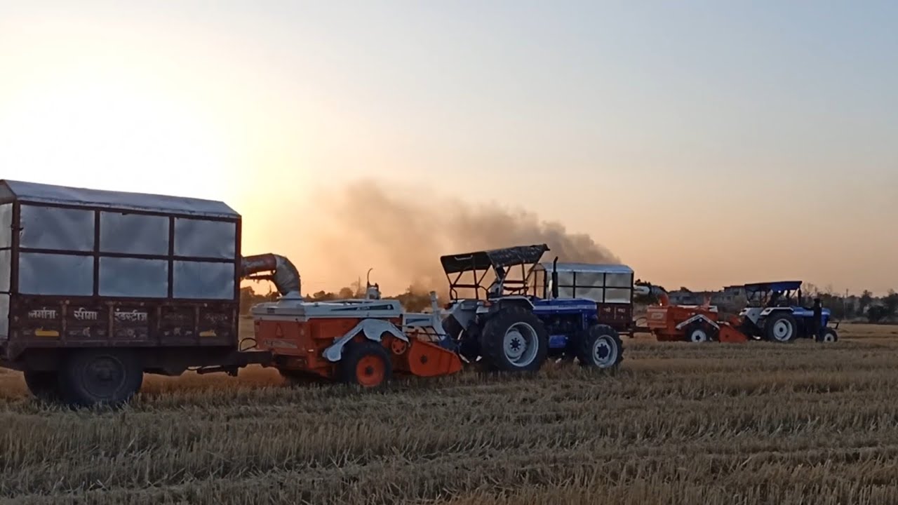 New Holland landfors bhusa machine // farmtrac KSA 7562 mashine - YouTube