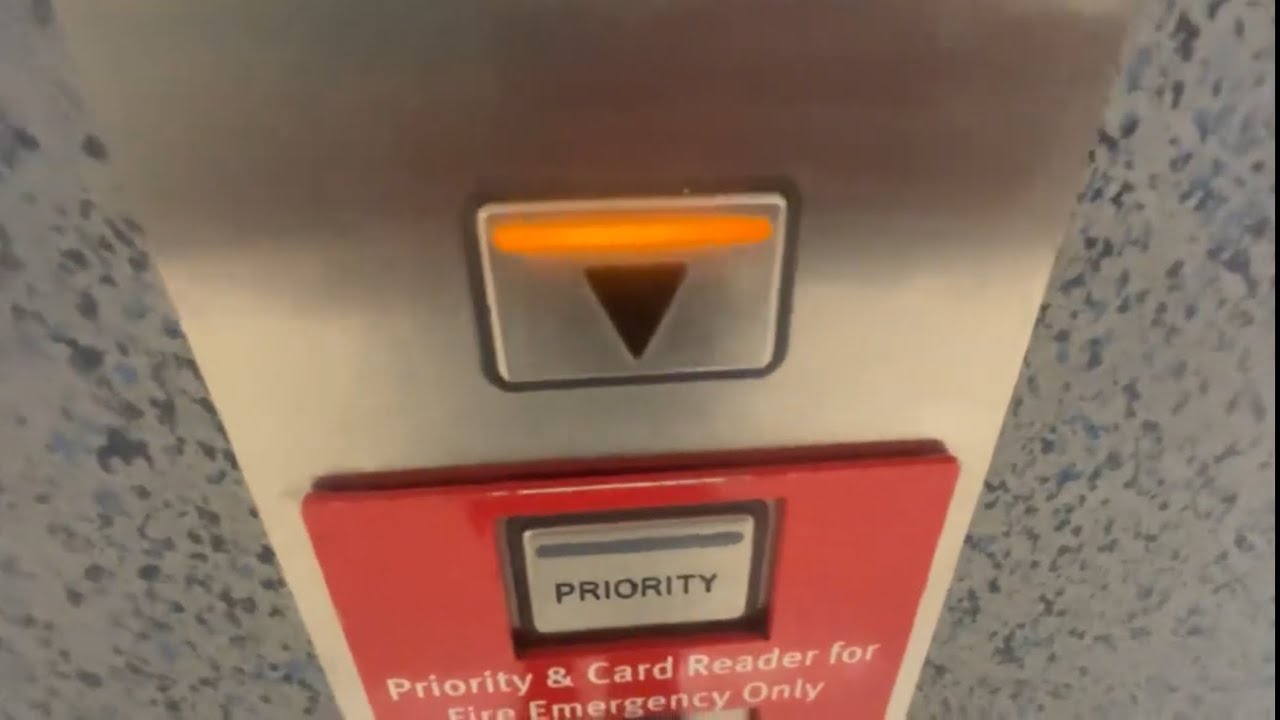 🟢R1 Priority Button! #GreenLifts 2007 Schindler 2500 Lifts/Elevators ...