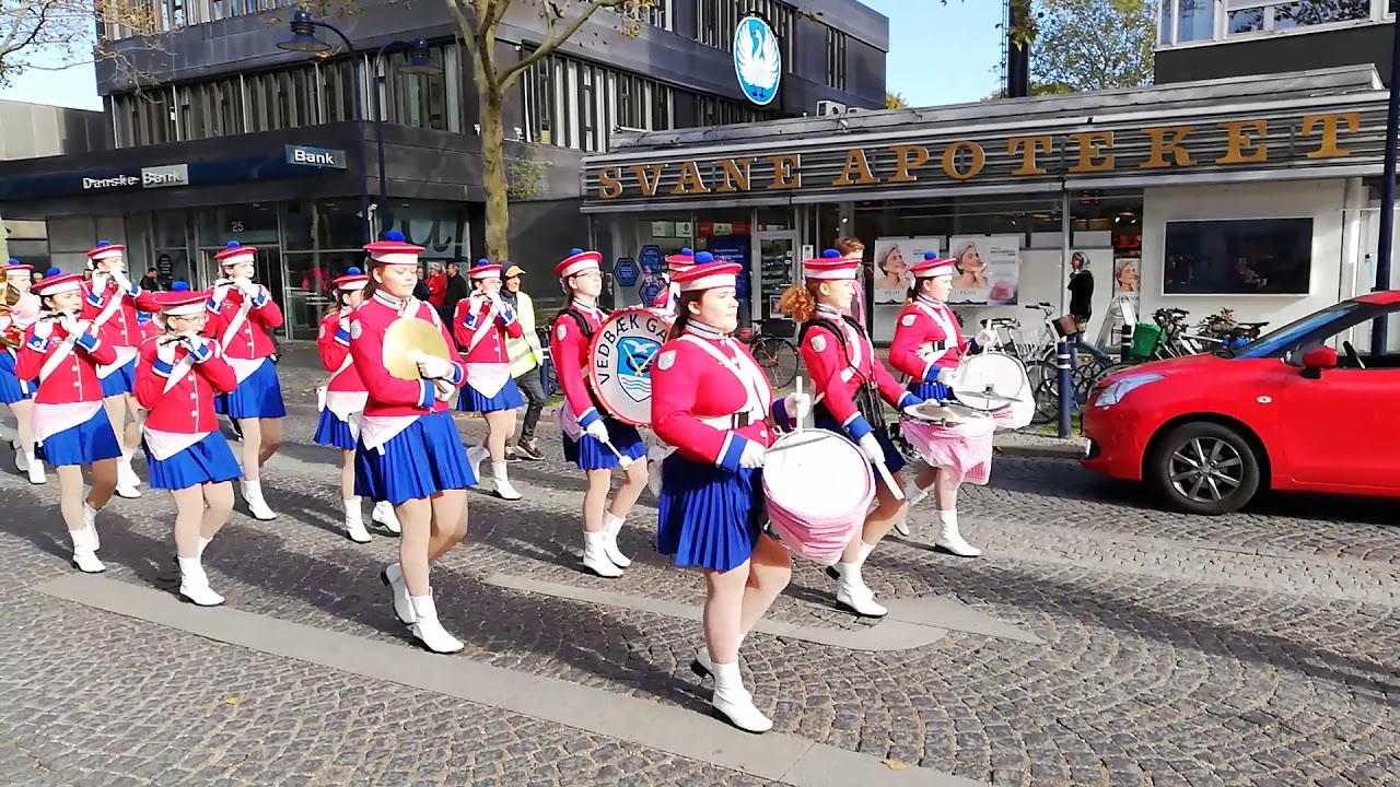 Copenhagen Marching Band - Breast Cancer Parade in Lyngby - YouTube